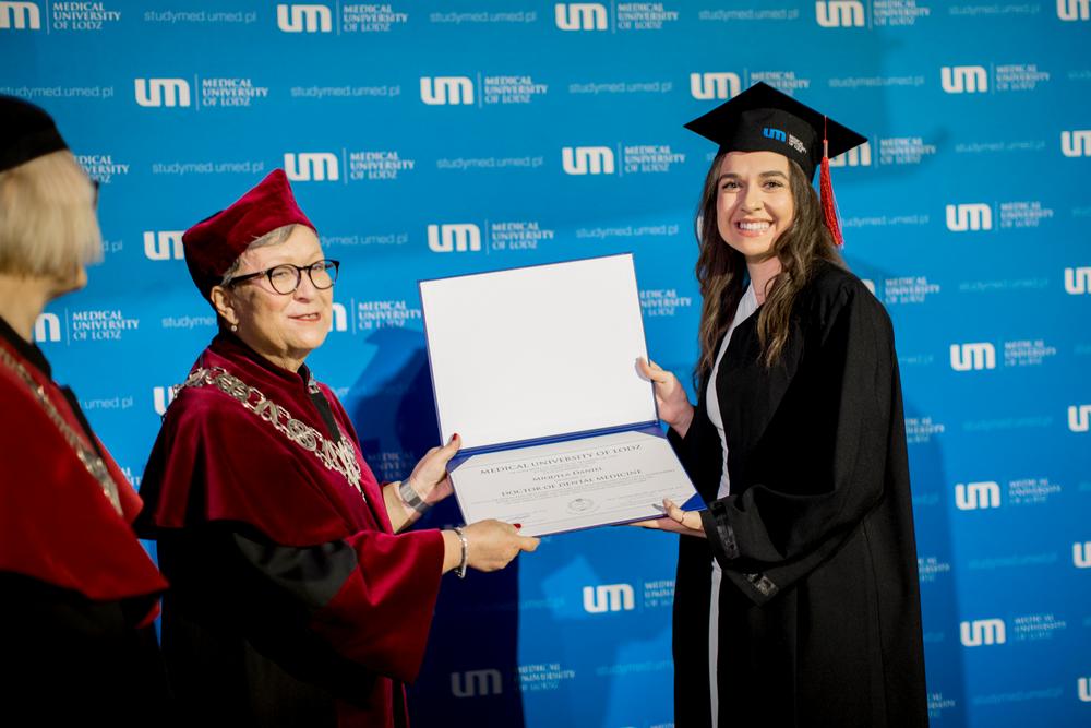 ENGLISH DIVISION GRADUATION CEREMONY - Medical University of Lodz